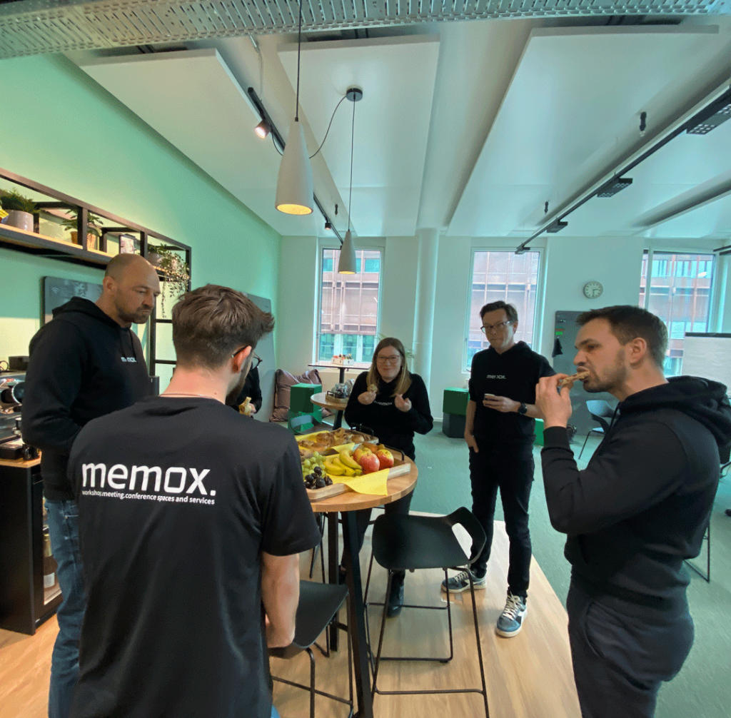 About us: Team - memox